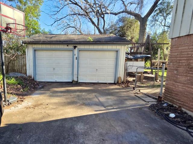 451 Southern Oaks Dr, Lake Jackson, TX 77566 | MLS #67248 | Compass