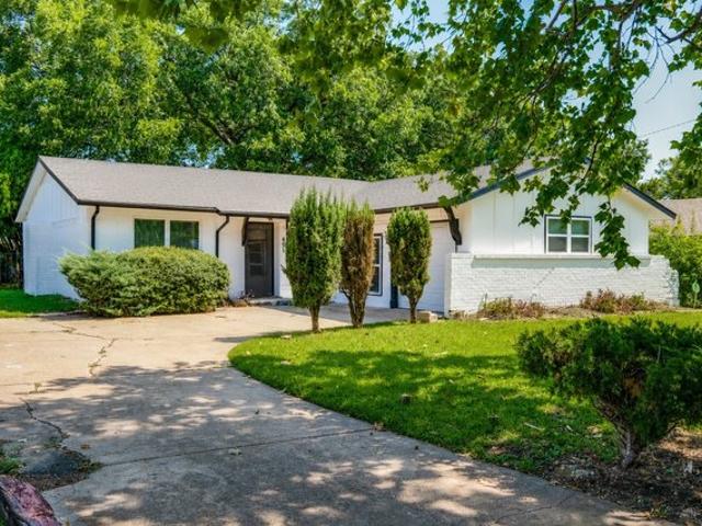 451 Southport Dr, Dallas, TX 75232