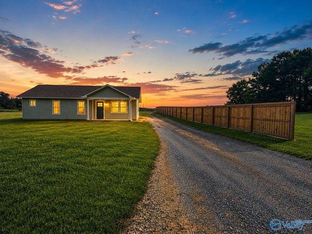 451 Section Ferry Rd, Section, AL 35771