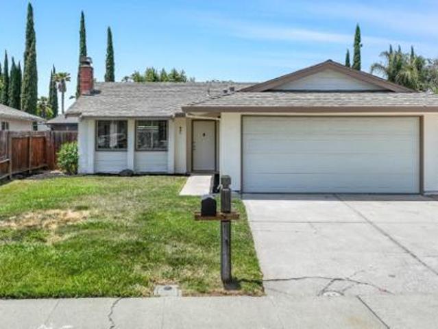 451 Sequoia Blvd, Tracy, CA 95376