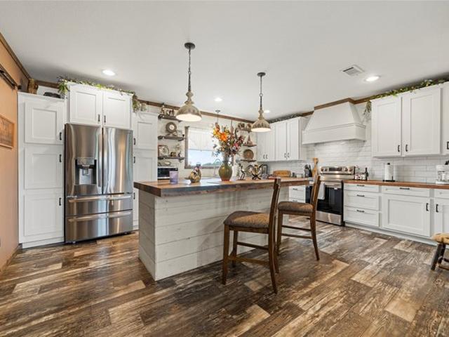 451 Private Road 1505, Bandera, TX 78003