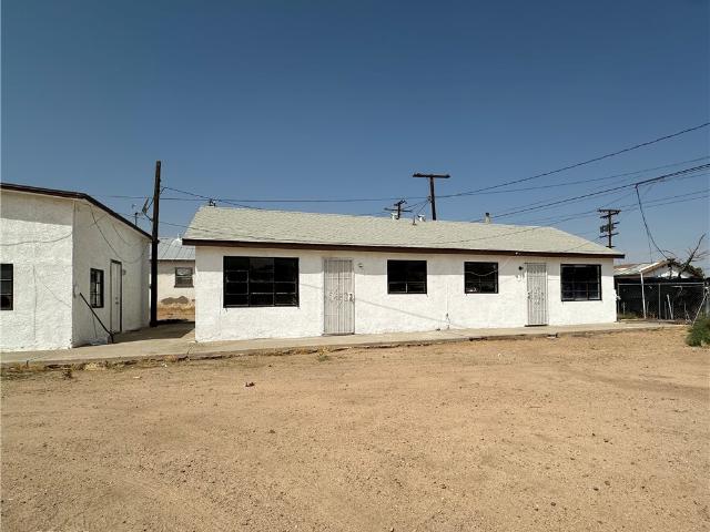 451 W Yermo 1 3