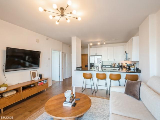 451 W HURON Street # 804