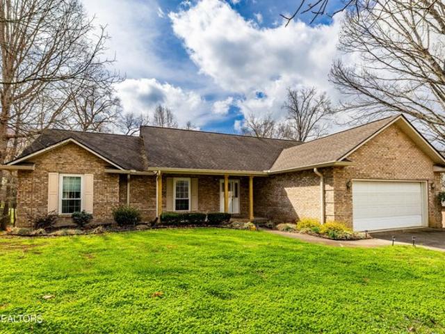 451 Timbercreek Dr, Maryville, TN 37803