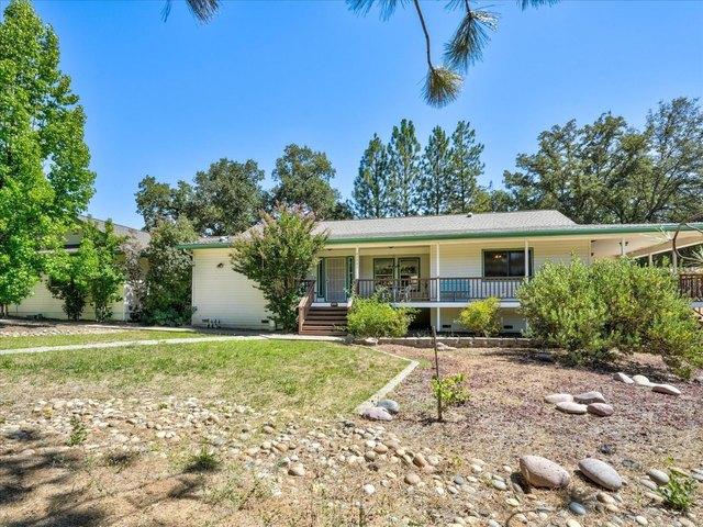 45241 Dillon Dr, Ahwahnee, CA 93601