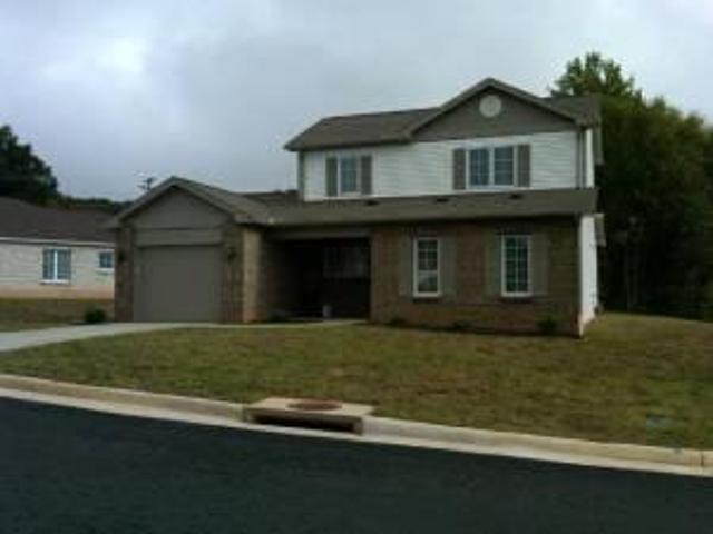 $452466 / 2br 1378ft² 2 bedroom with garage and den off richmond blvd