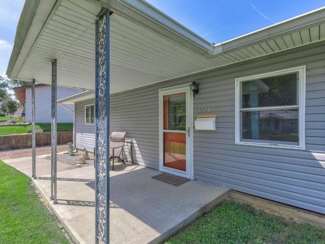 4524 Meadowridge Road