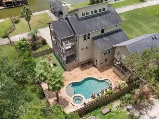 4525 Beacon Hill Dr, Seabrook, TX 77586 MLS 54026771