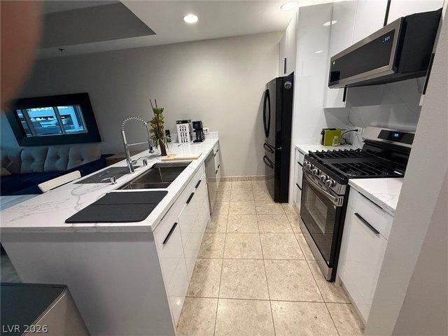 4525 Dean Martin Dr Unit 401, Las Vegas, NV 89103