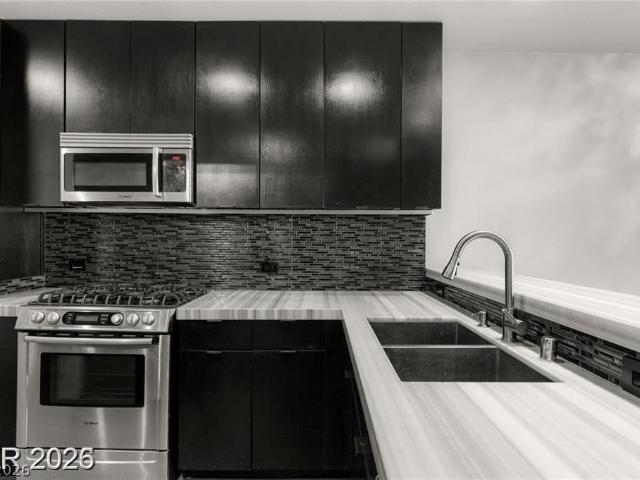 4525 Dean Martin Drive 511