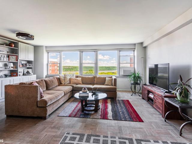 4525 Henry Hudson Parkway West, Bronx, NY