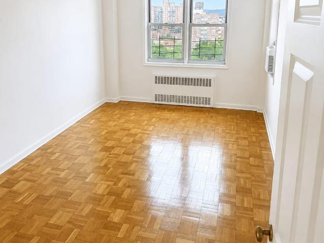 4525 Henry Hudson Parkway 1202