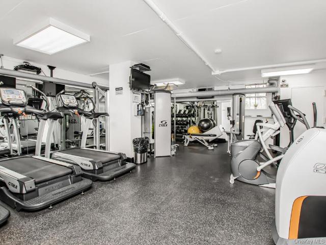 4525 Henry Hudson Parkway 1202