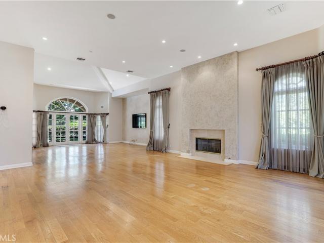 4525 Vista De Oro Avenue