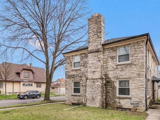 4525 W Auer Ave, Milwaukee, WI 53216