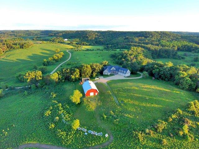 4526 County Road Q, Dodgeville, WI 53533