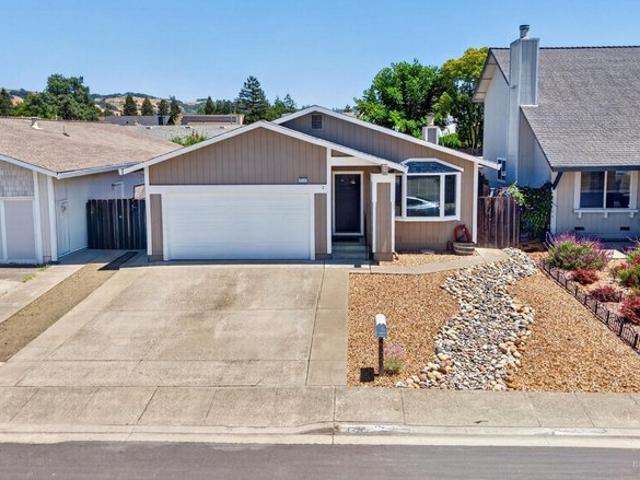 4526 Hillview Ct, Rohnert Park, CA 94928