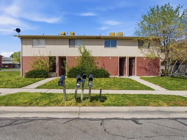 4526 S Dean Dr W, West Valley City, UT 84120