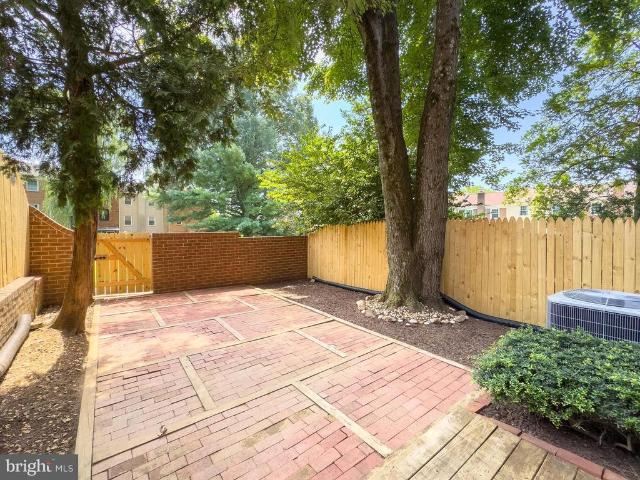 4527 Airlie Way
