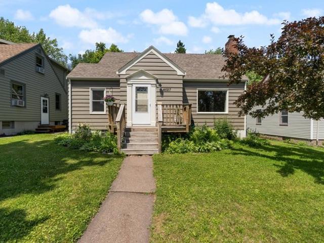 4527 Dodge St, Duluth, MN 55804