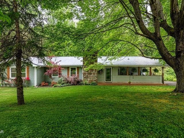 4527 E Scenic Dr, Gatlinburg, TN 37738
