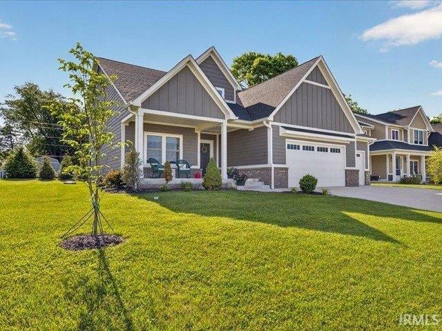 4528 N Triple Crown Dr, Bloomington, IN 47404