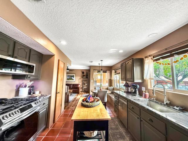 4528 Ambrose Alday Loop SE