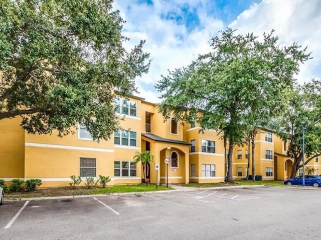 4528 Commander Dr #2011 Orlando, FL 32822