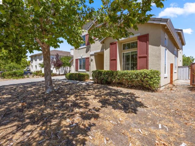4528 Wagon Trail Way