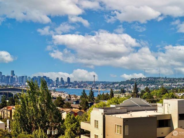 4528 8th Ave NE #5C, Seattle, WA 98105 MLS 2209049