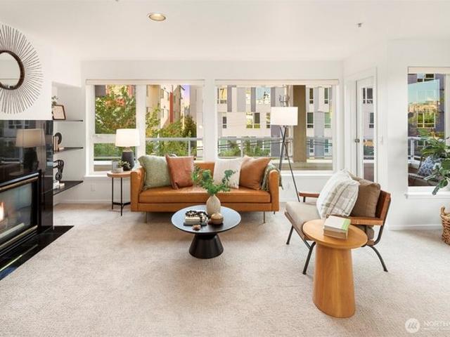 4528 8th Ave NE Apt 3C, Seattle, WA 98105