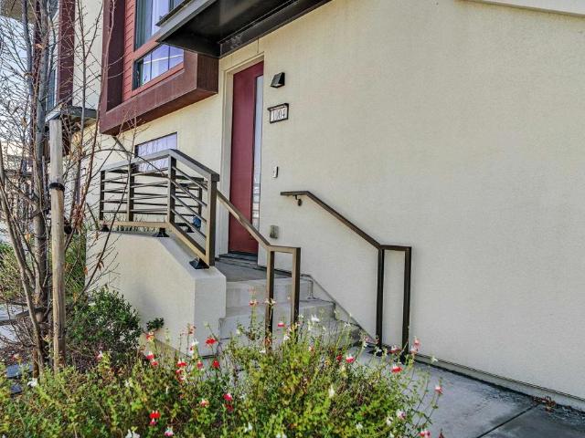 45208 Fremont Blvd 1004
