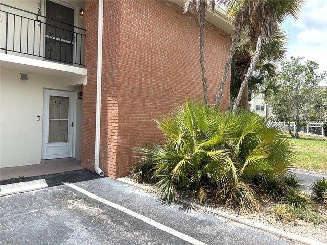 4520 Overlook Dr NE Apt 132, Saint Petersburg, FL 33703