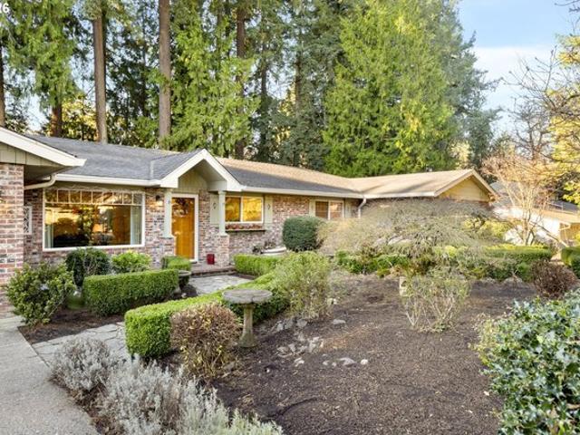 4520 Calaroga Dr, West Linn, OR 97068