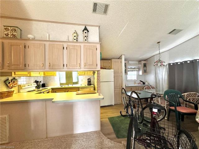 4520 Candlestick Ct E, Estero, FL 33928 | MLS #226003