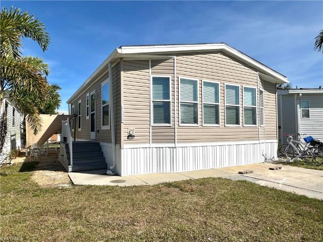 4520 Split Log Ln E, Estero, FL 33928 | MLS #225031