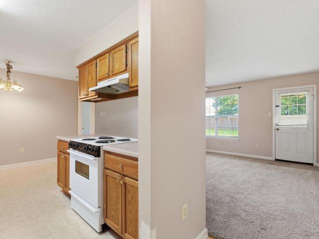 4520 Thompson