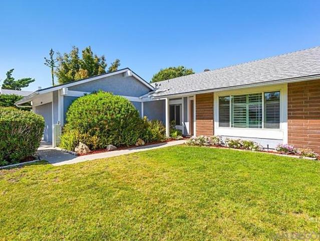 4520 Trieste Dr, Carlsbad, CA 92010
