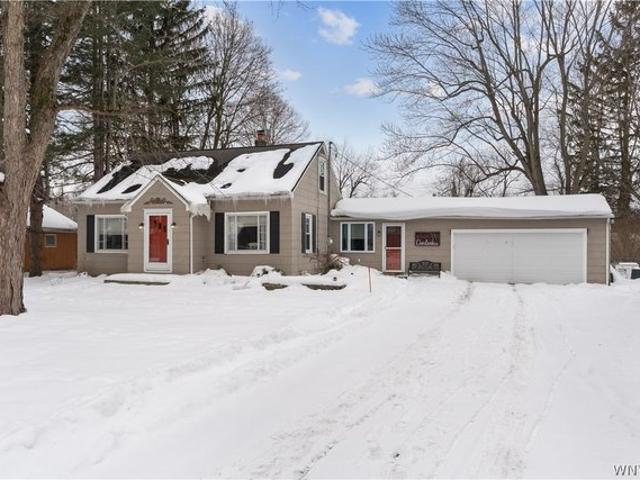 4520 W Overlook Dr, Buffalo, NY 14221