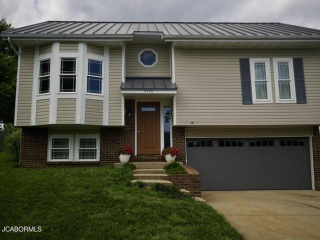 4520 Wagonwheel Dr, Jefferson City, MO 65109