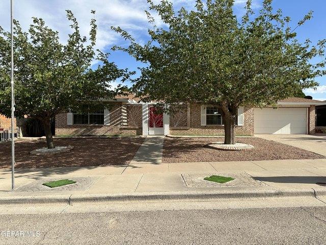 4520R T Cassidy Dr, El Paso, TX 79924