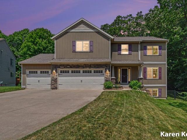 4521 Burton Forest Ct SE, Grand Rapids, MI 49546