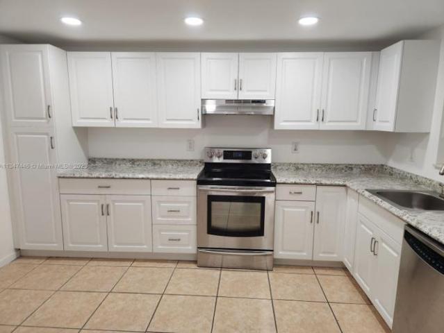 4522 54th St SW #702 K, Dania Beach, FL 33314