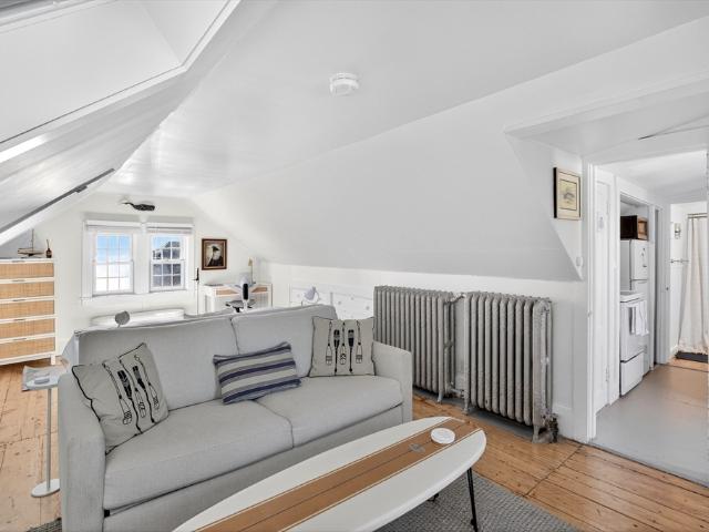 452 Commercial St # 5