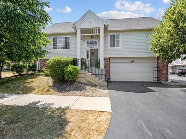 452 Churchill Dr, Elgin, IL 60124
