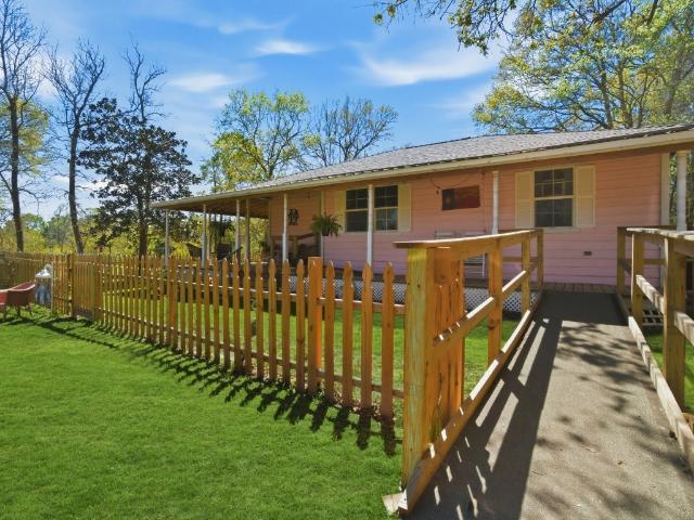 452 Ashley, Livingston, TX 77351 | MLS #97361