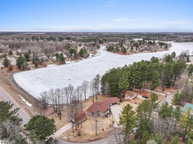 452 Gitchegumee Drive