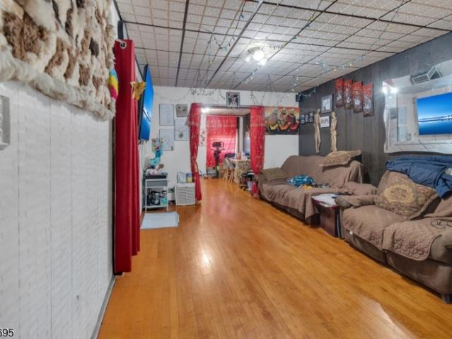 452 N 11Th St
