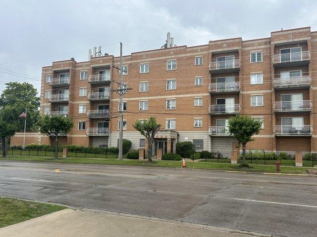 4534 N Cumberland Ave Unit 401, Chicago, IL 60656