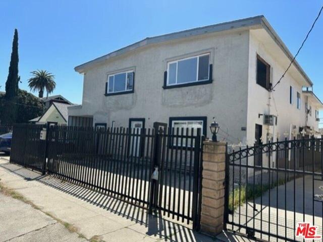 4534 Kingswell Ave, Los Angeles, CA 90027